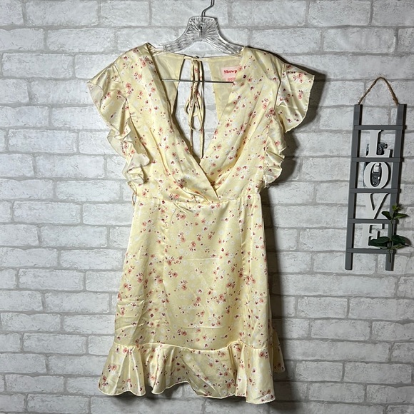 Showpo. | Dresses | Showpo Clear Eyes Yellow Floral Print Dress Size 4 ...